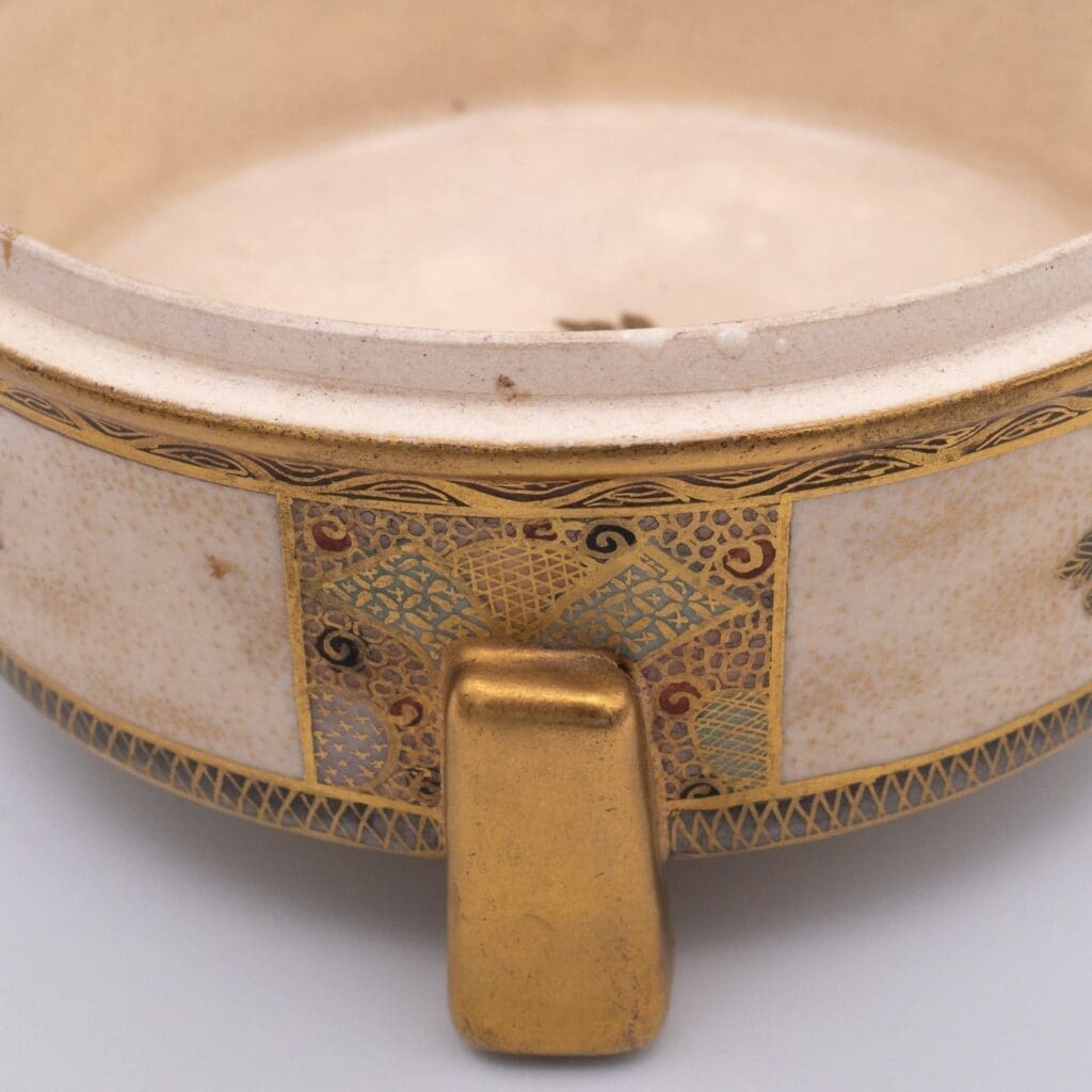 Fine Antique Japanese Satsuma Tripod Box and Cover by Kitamura Yaichiro ...