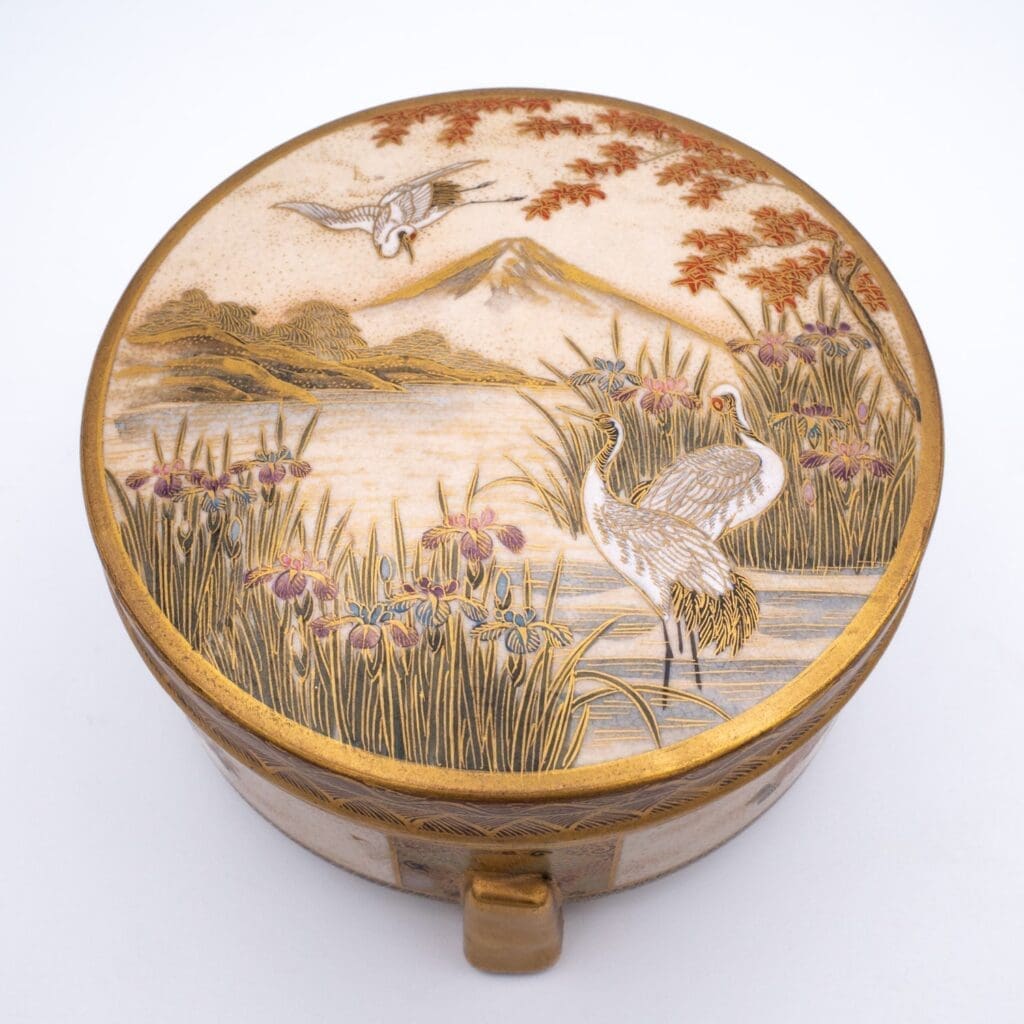 Fine Antique Japanese Satsuma Tripod Box and Cover by Kitamura Yaichiro ...